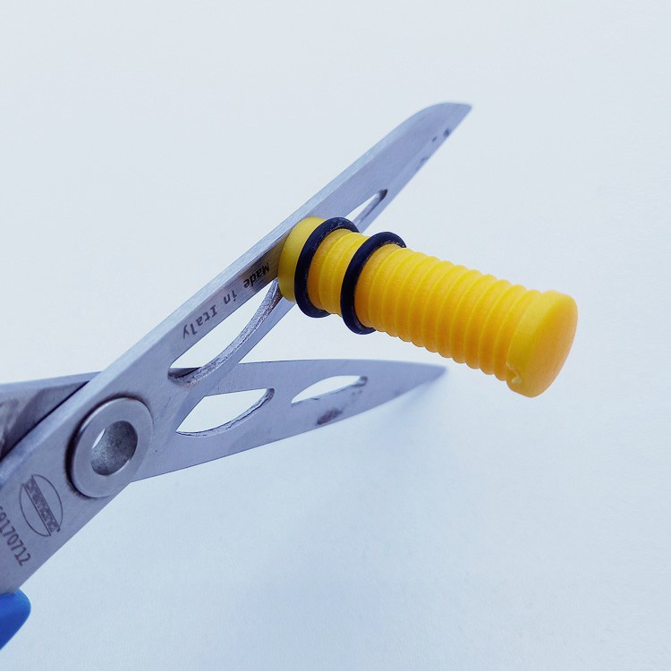 Guide de coupe aimanté pour ciseaux